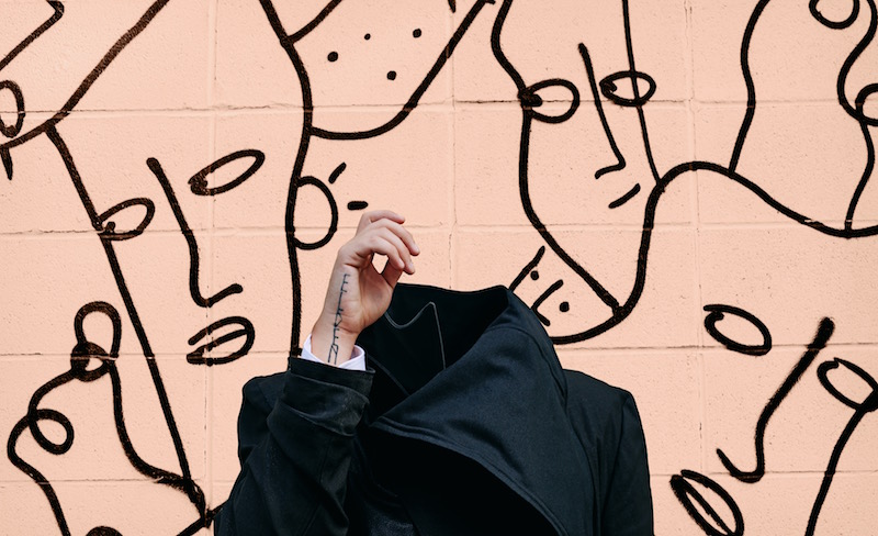 We meet Swedish, Heartfelt, Badass - Andreas Moss - Distract