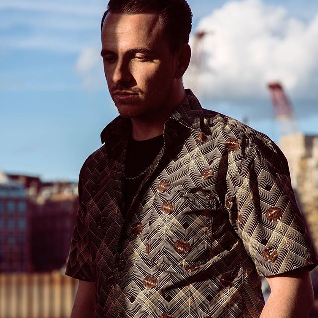 Joe Taylor chats new music, EP's, 50s fashion, and trashtags - Distract