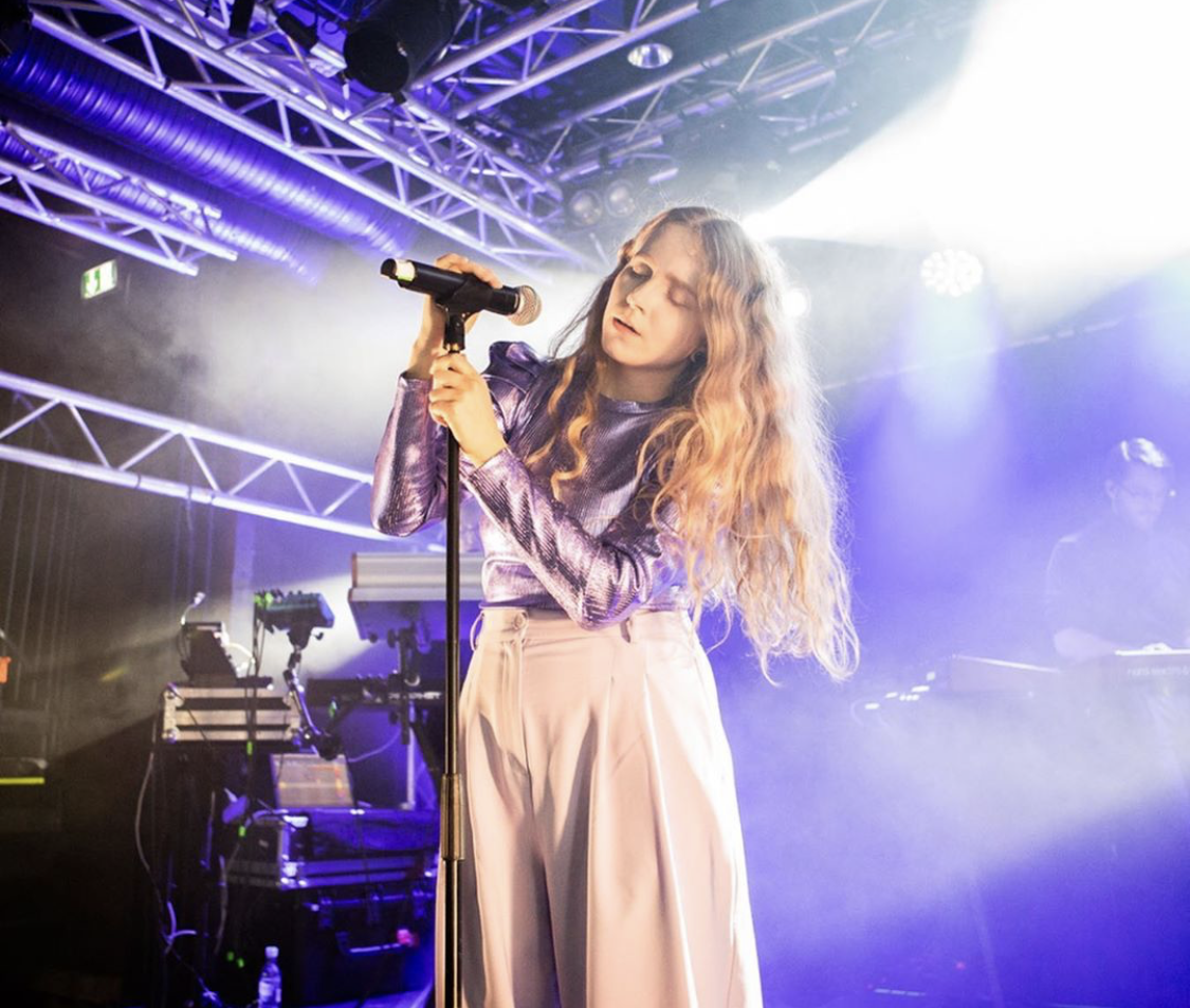 Moyka is the New Generation of Synth-Pop - Distract